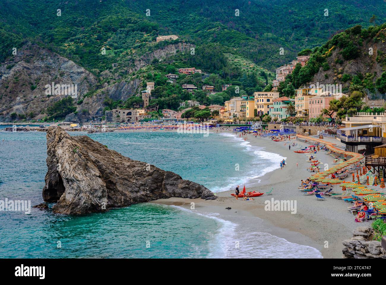 Spiaggia di monterosso hi-res stock photography and images - Alamy