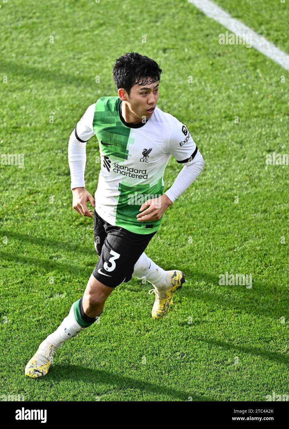 LONDON, ENGLAND - DECEMBER 9: Wataru Endo of Liverpool FC during the ...