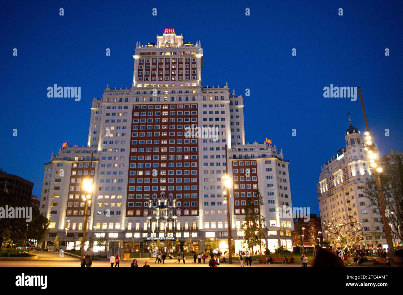 Historic España Building, neo-baroque style, where the "Hotel Riu Plaza ...