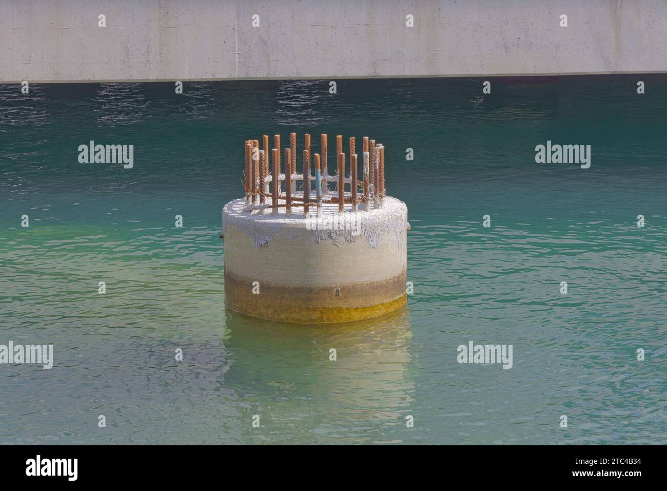 Concrete Pillar in Sea Water Stock Photo - Alamy