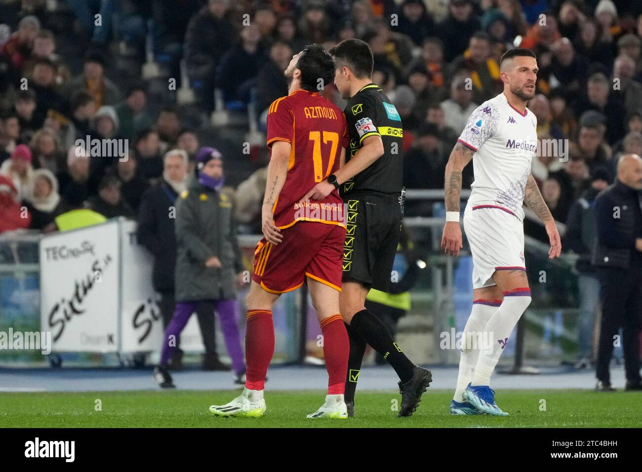 Roma's Sardar Azmoun leaves the pitch after injuring during the Series ...