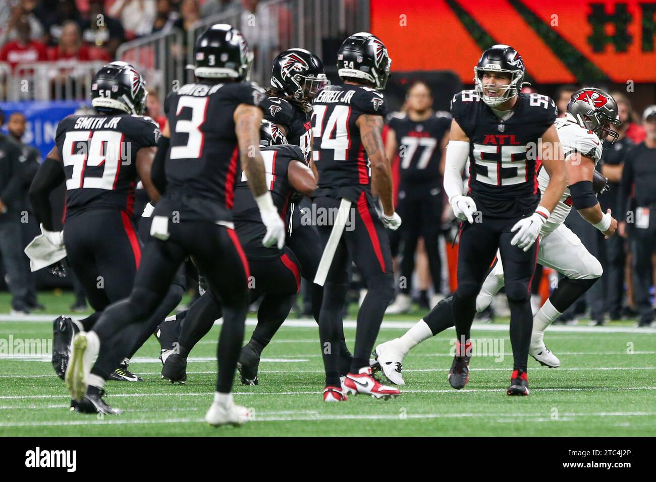Atlanta, Georgia, USA. 10th Dec, 2023. Atlanta Falcons linebacker Kaden ...