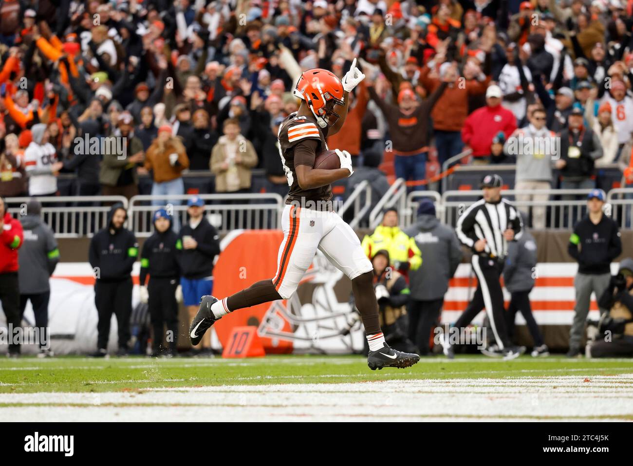 Cleveland Browns wide receiver David Bell (18) celebrates as he scores ...