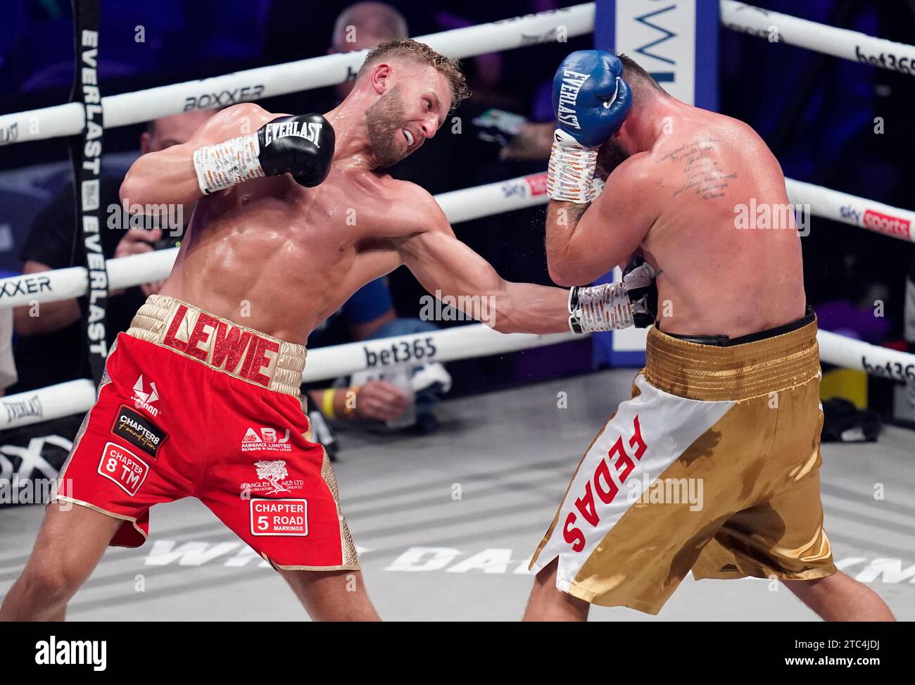 Boxing, lewis edmondson hi-res stock photography and images - Alamy
