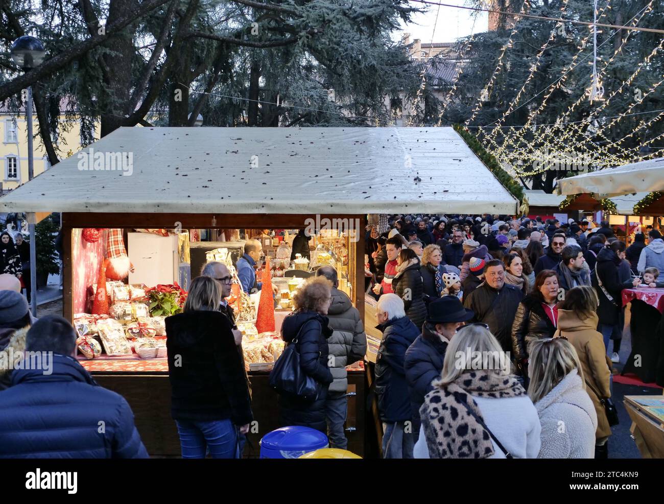 Monza, . 10th Dec, 2023. The city center lights up with splendid lights ...