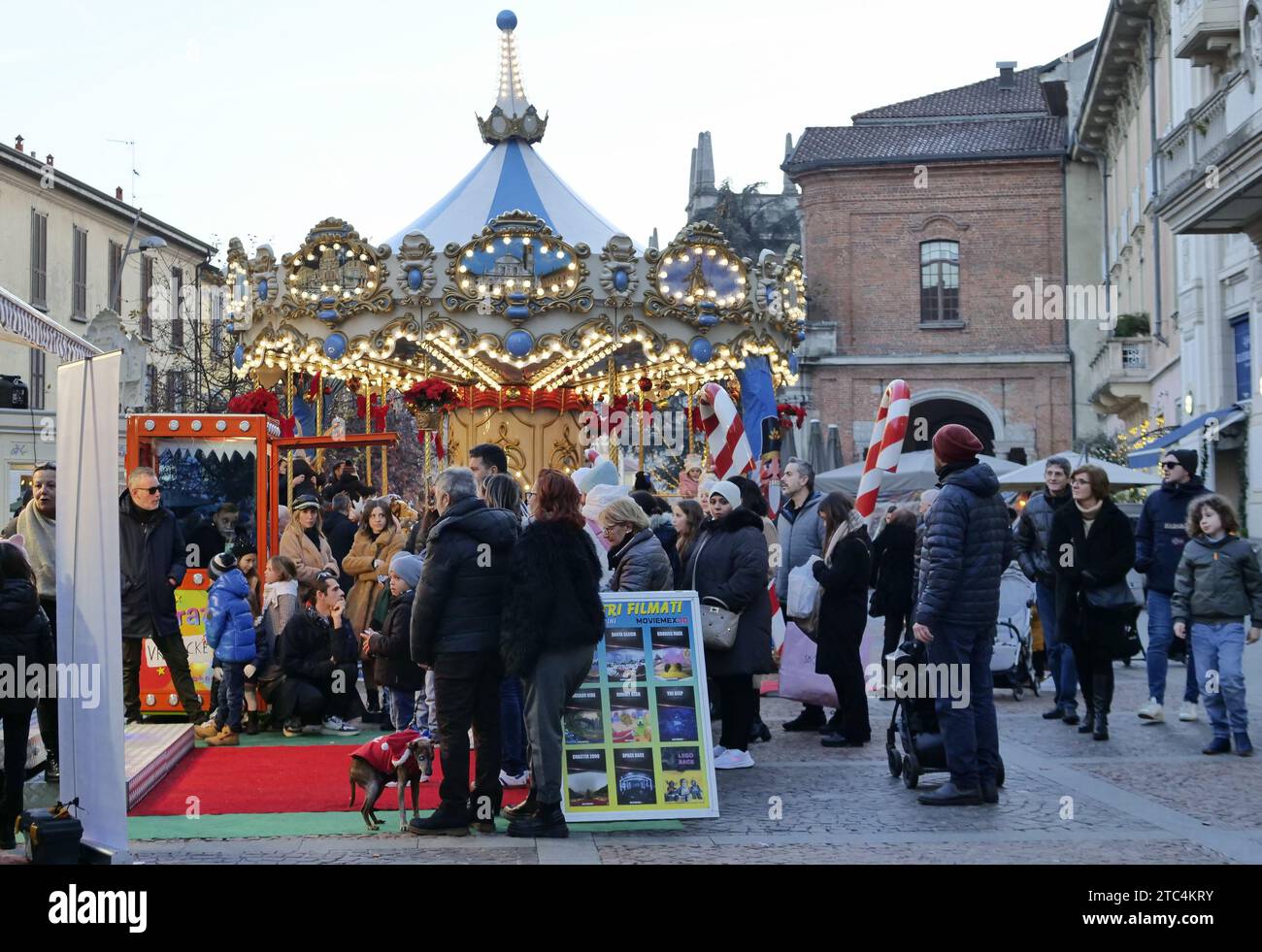 Monza, . 10th Dec, 2023. The city center lights up with splendid lights ...