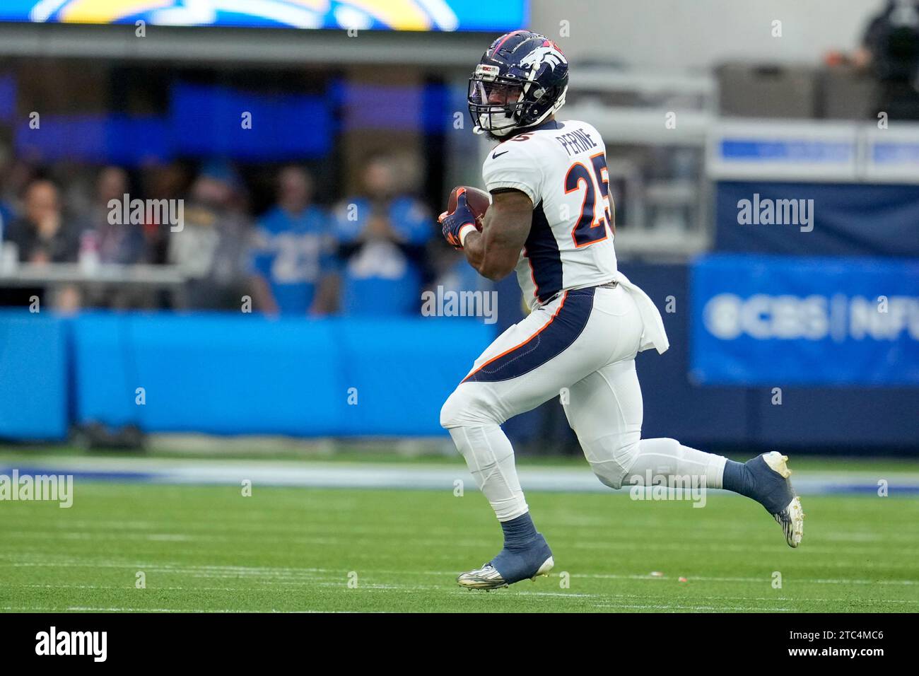 Denver Broncos running back Samaje Perine (25) carries the ball during ...