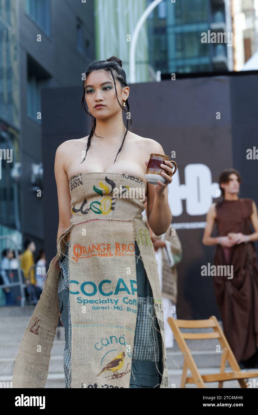 Burlap dress hi-res stock photography and images - Alamy