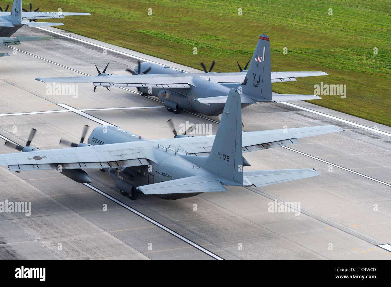 A Republic of Korea Air Force (ROKAF) C-130H Hercules assigned to the ...