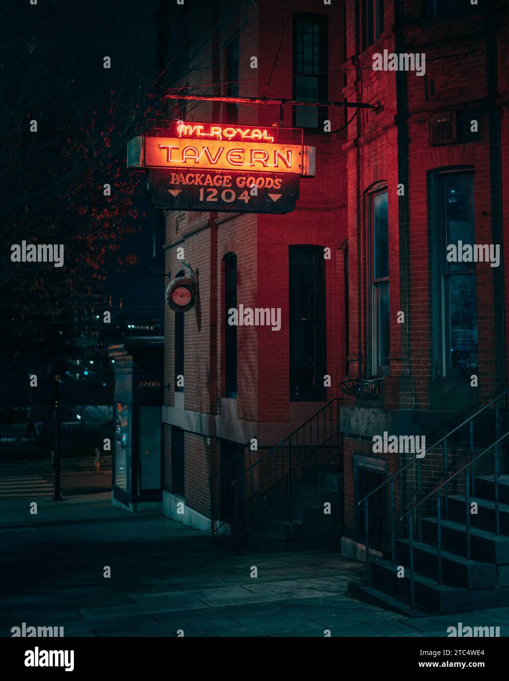 Royal tavern hi-res stock photography and images - Alamy