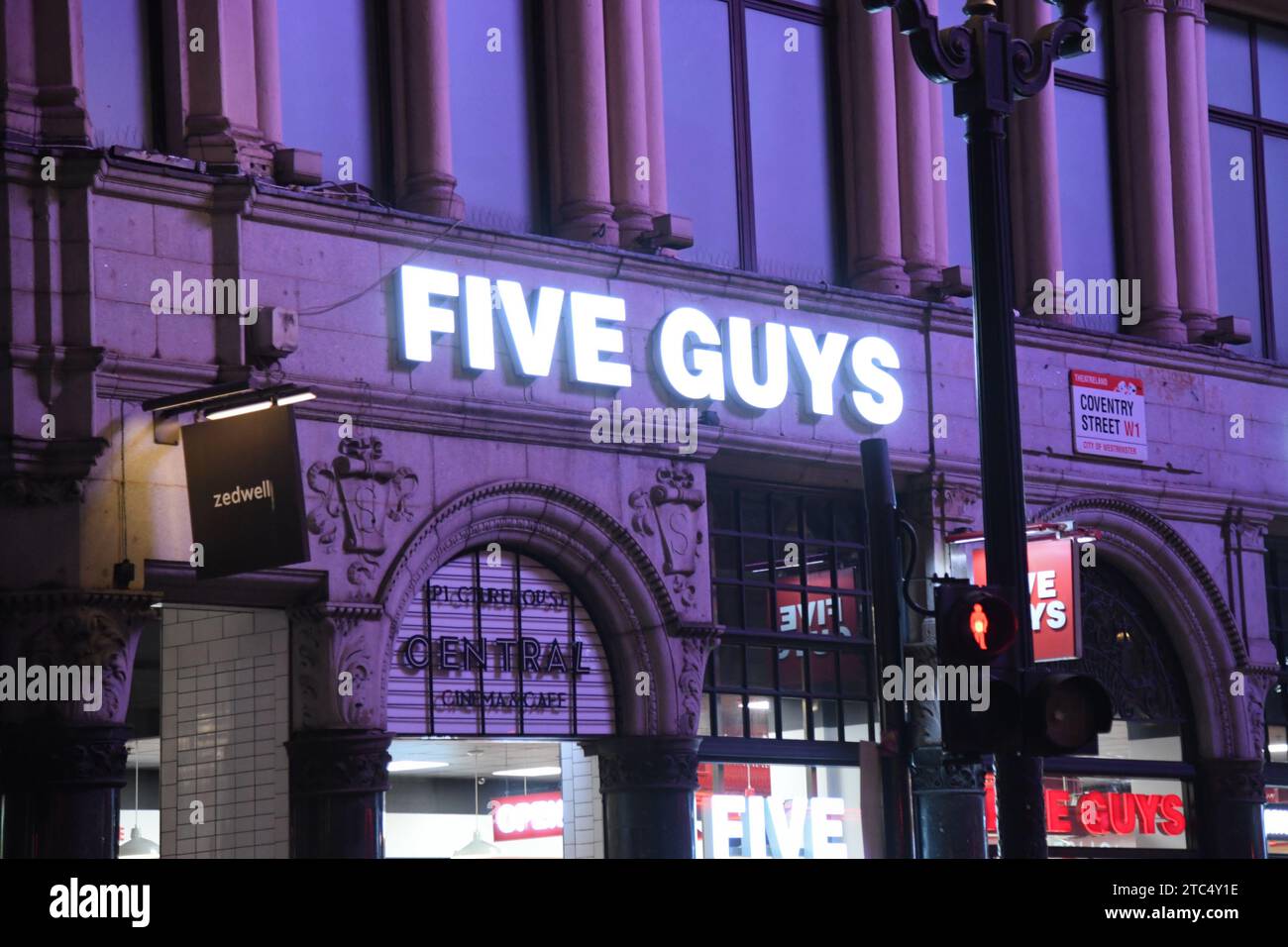 Five guys signage hi-res stock photography and images - Alamy