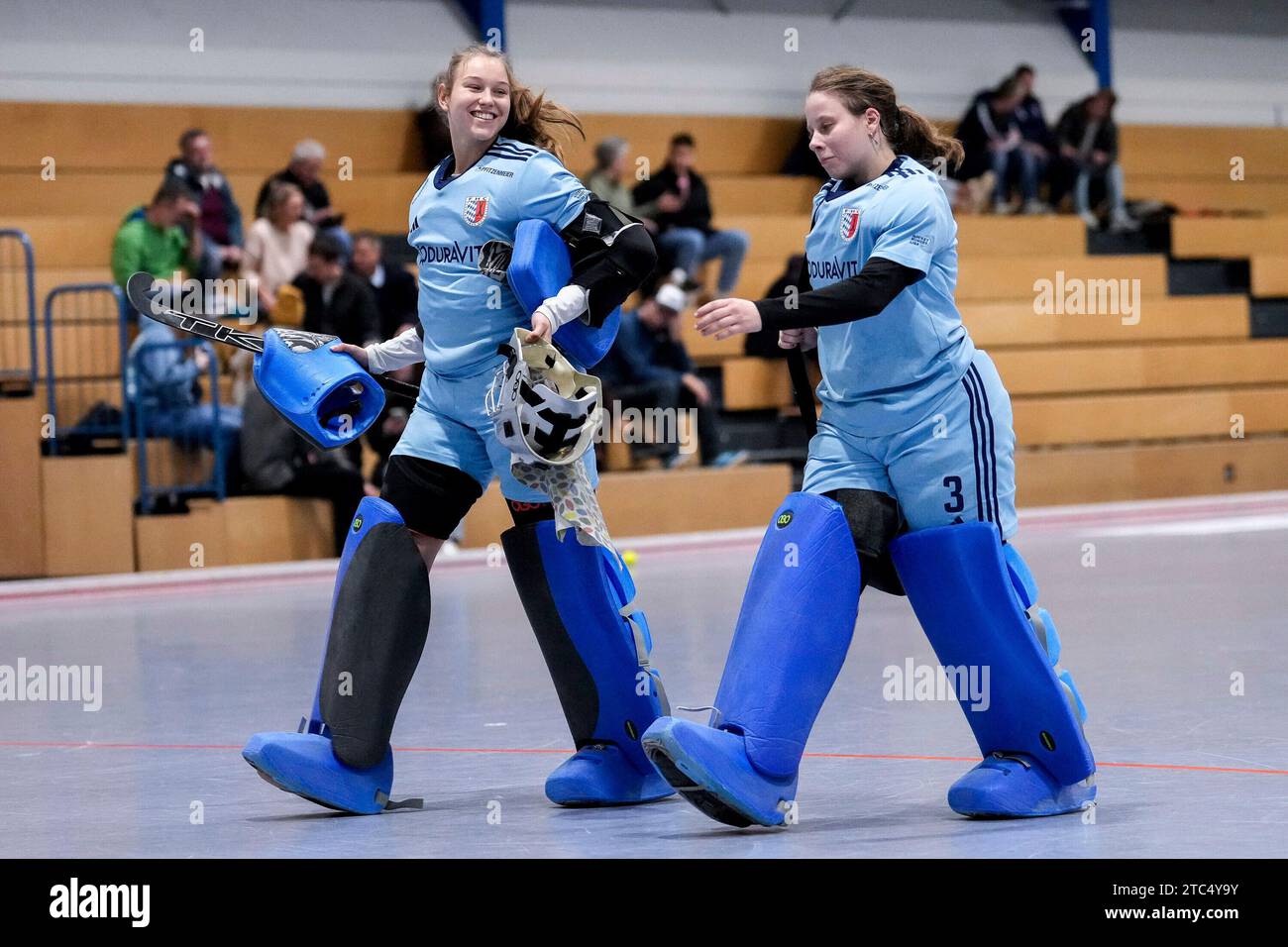 Mannheim, Deutschland. 10th Dec, 2023. v.li.: Matilda Kiesel ...