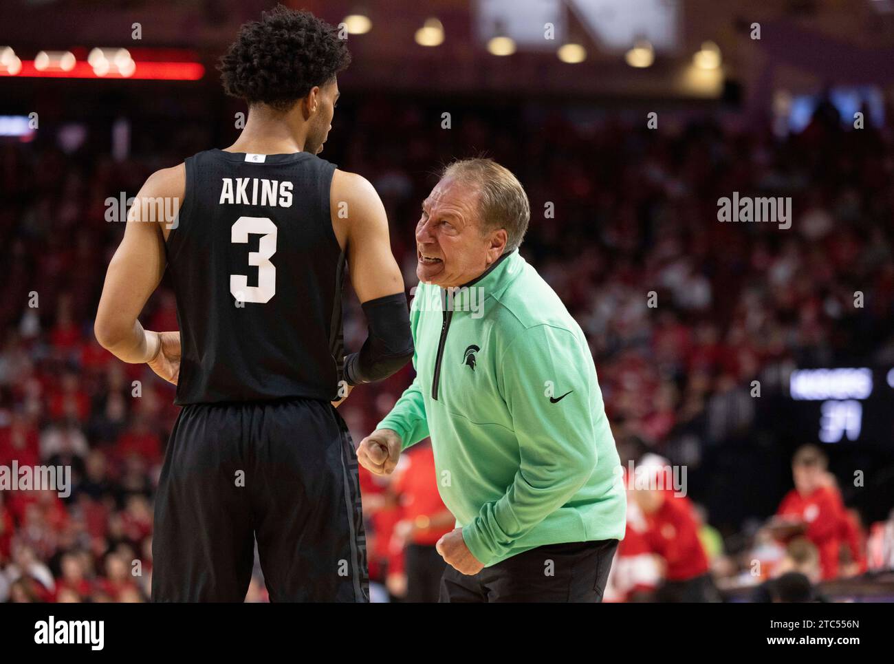 Michigan State head coach Tom Izzo screams in the face of Jaden Akins ...