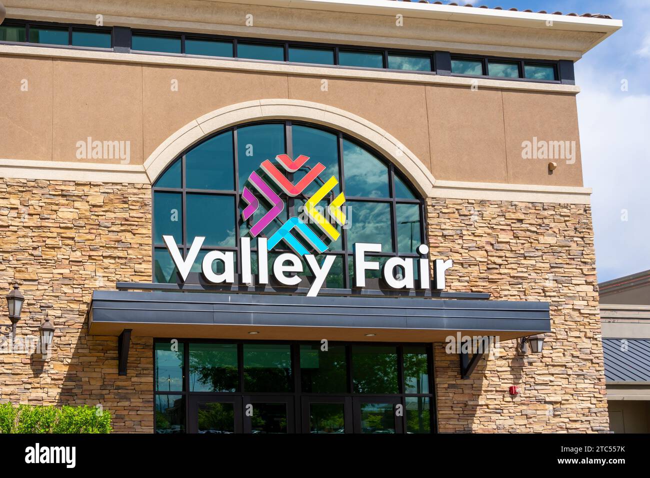 Valley fair mall hi-res stock photography and images - Alamy