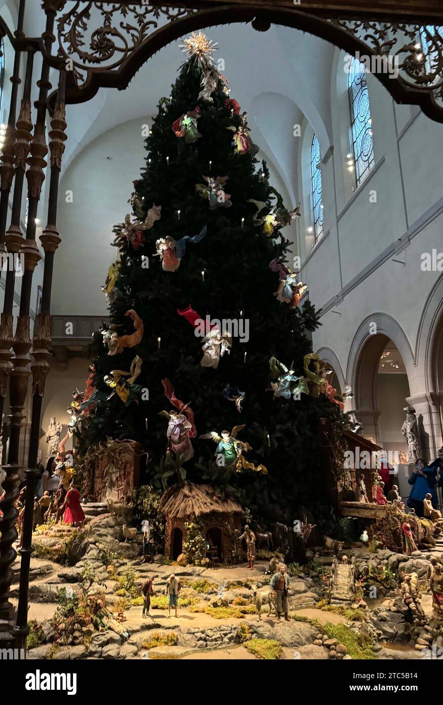 New York, New York, USA. 10th Dec, 2023. A view of the 20 foot Blue ...