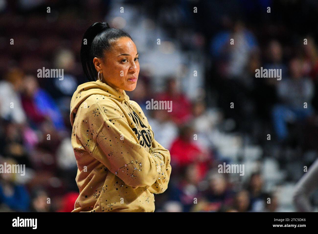 Uncasville, CT, USA. 10th Dec, 2023. South Carolina Gamecocks head ...