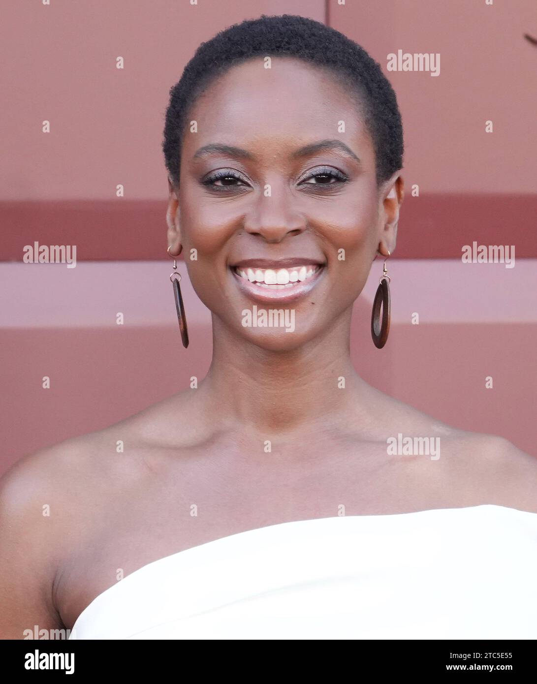 Los Angeles, USA. 10th Dec, 2023. Tracy Ifeachor arrives at the Warner ...