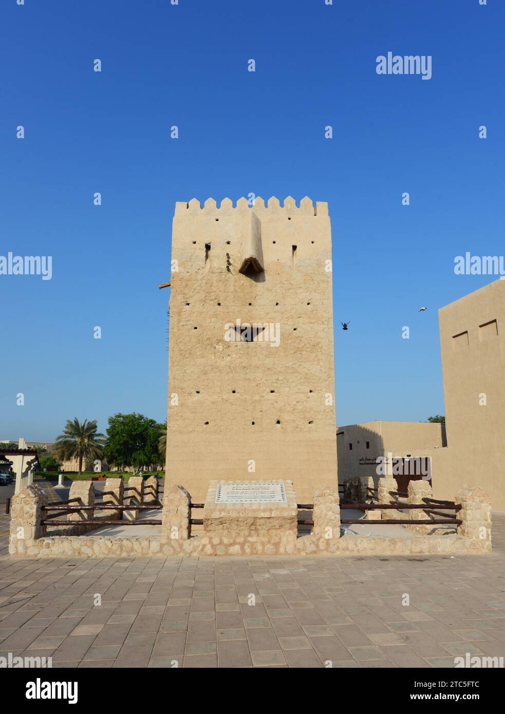 Walking through the Al Fahidi historical neighborhood by the Dubai ...