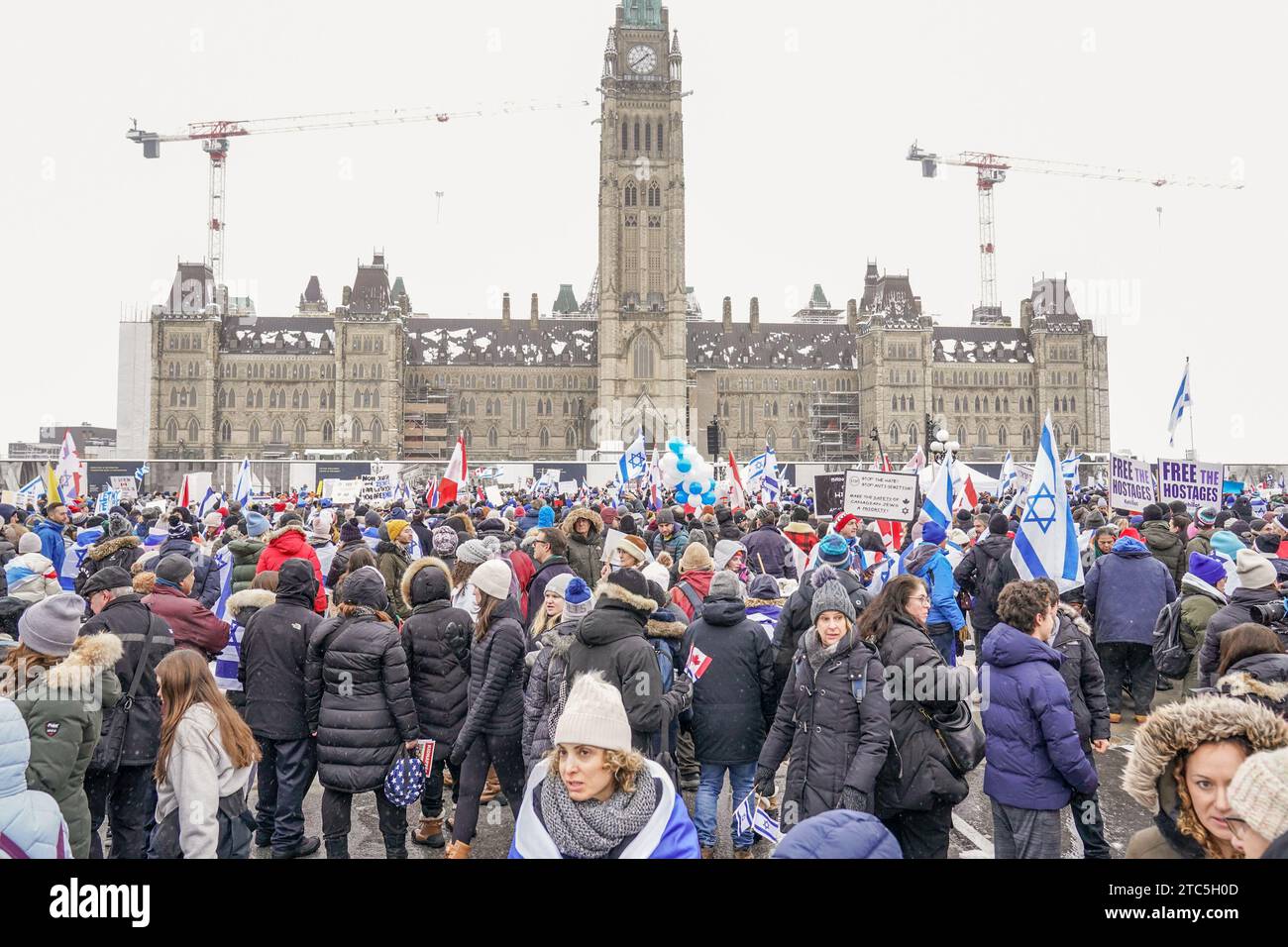 People attend Canada's Rally for The Jewish People at Parliament Hill ...