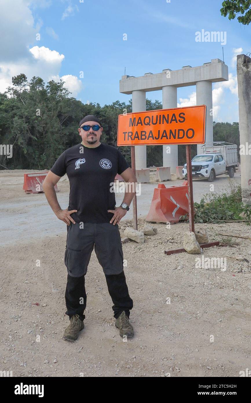 Playa Del Carmen, Mexico. 06th Dec, 2023. Roberto Rojo, a biology ...