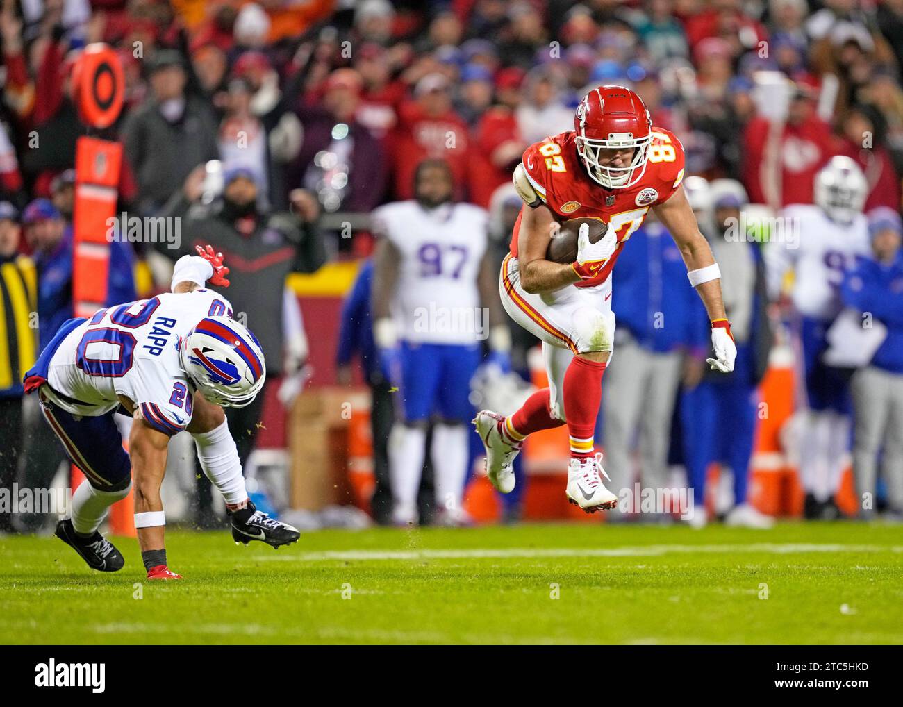 Travis kelce bills hi-res stock photography and images - Alamy