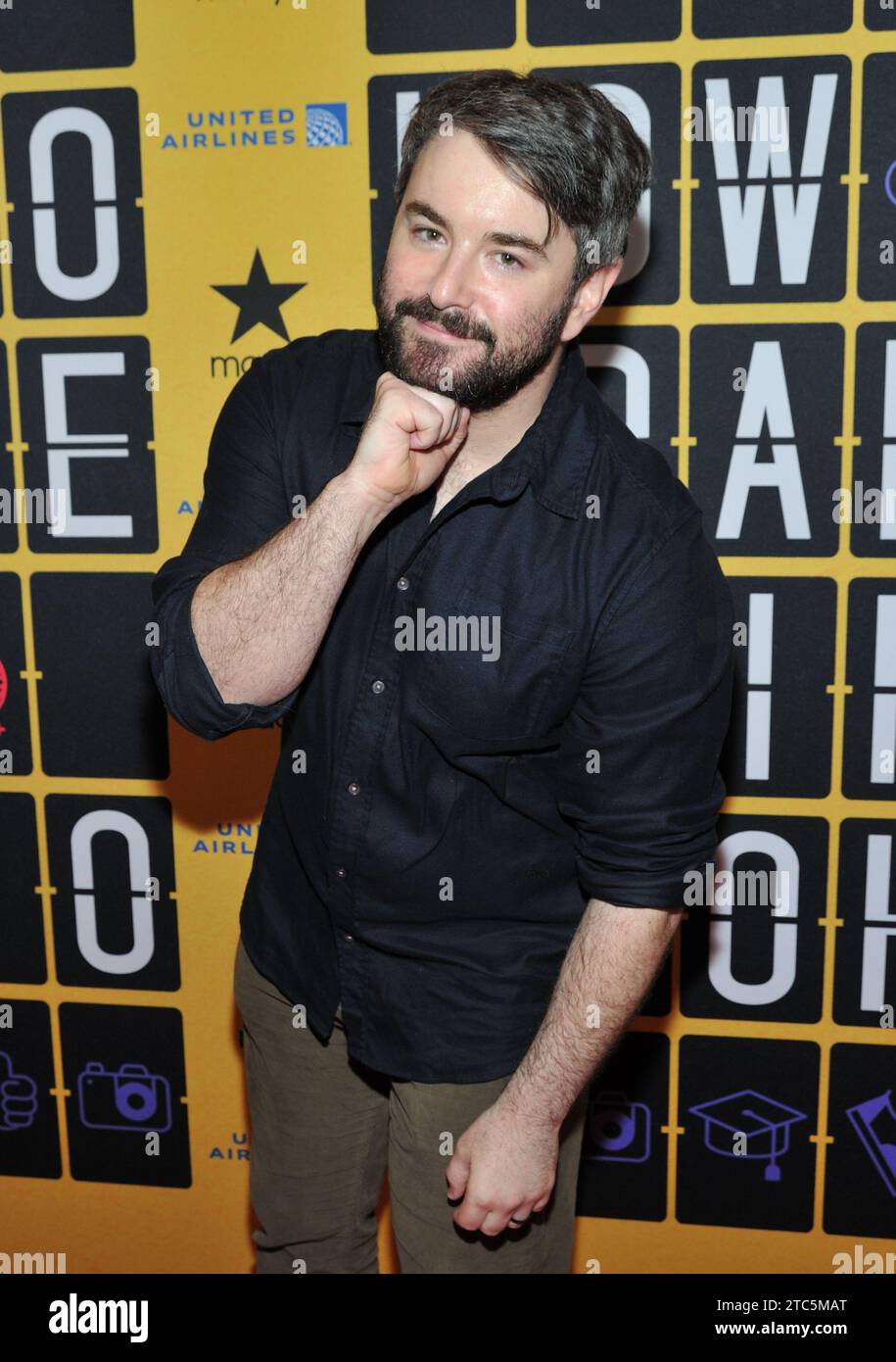 Alex brightman hi-res stock photography and images - Alamy