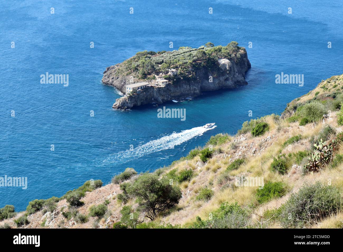 Torca - Scoglio di Isca dalla Scala dei 700 gradini Stock Photo - Alamy