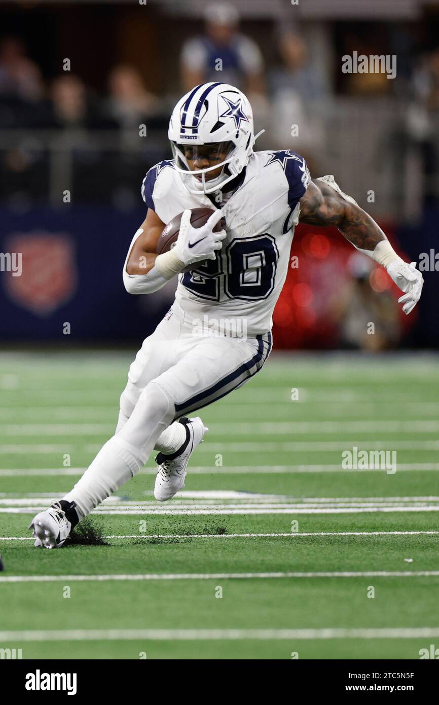 Dallas Cowboys running back Tony Pollard (20) carries the ball during ...
