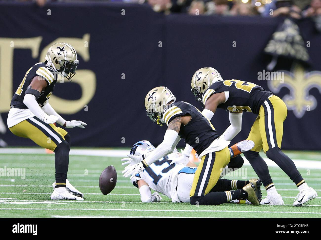 New Orleans, USA. 10th Dec, 2023. New Orleans Saints cornerback Alontae ...