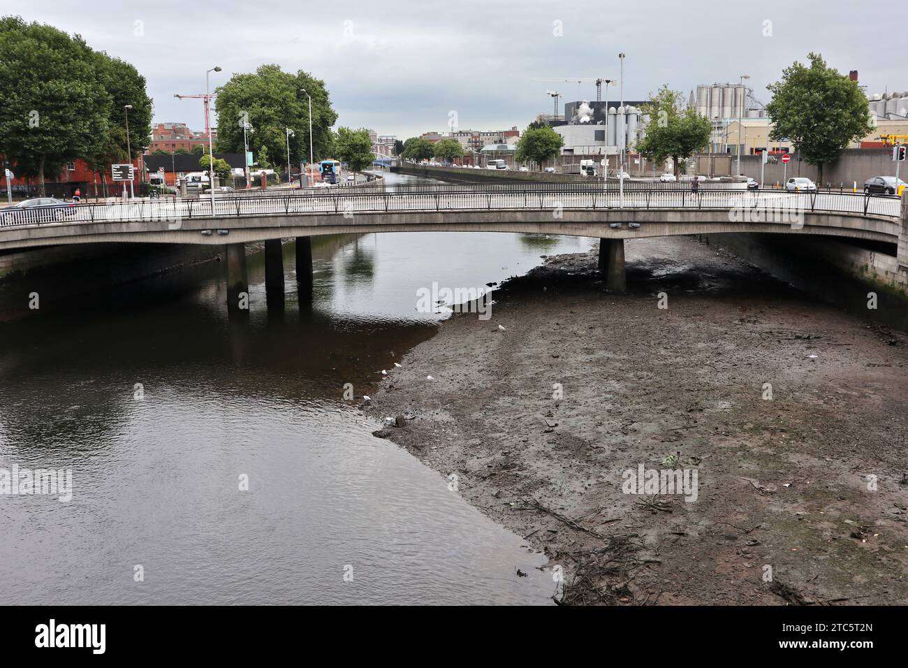 Dublino - Frank Sherwin Bridge dal Sean Heuston Bridge Stock Photo - Alamy