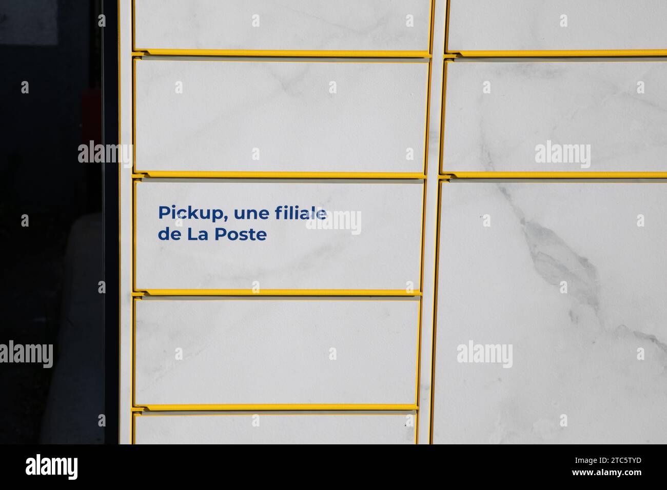 Pickup station la poste hi-res stock photography and images - Alamy