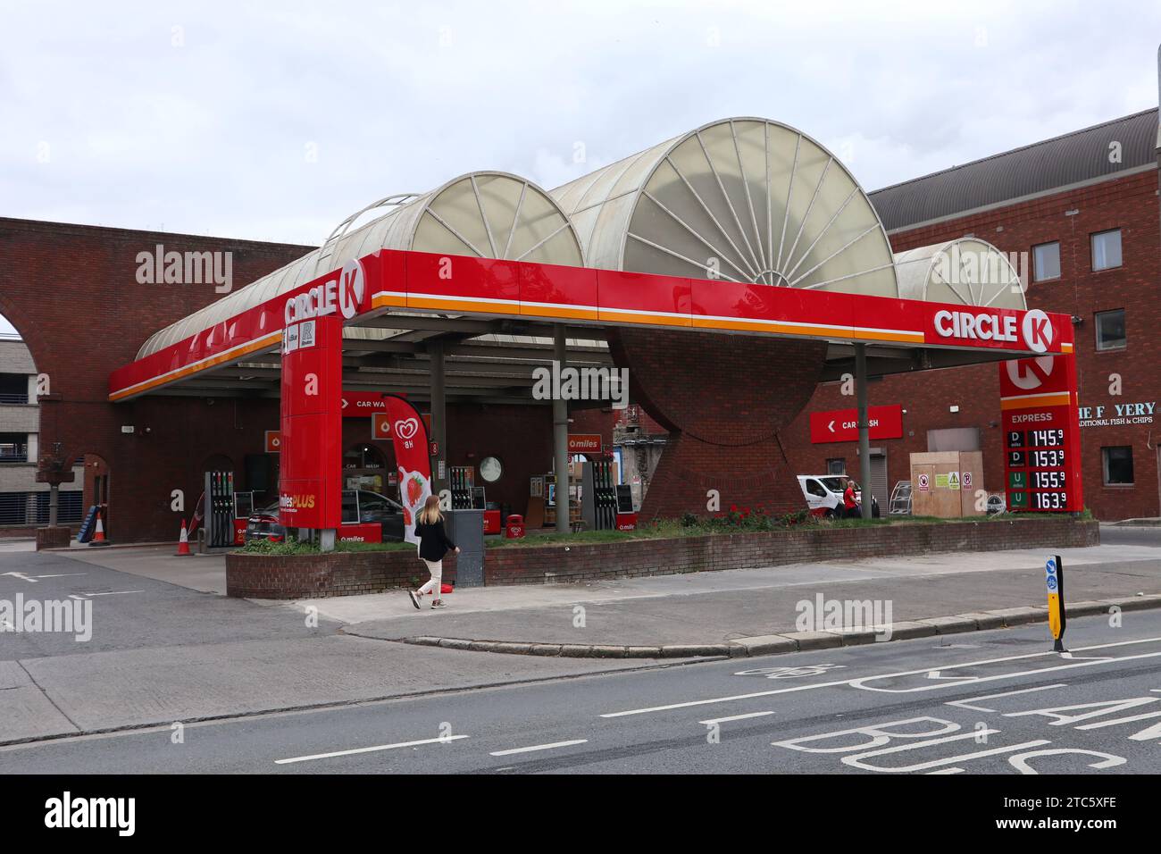 Dublino - Benzinaio Circle K in Usher's Quay Stock Photo - Alamy