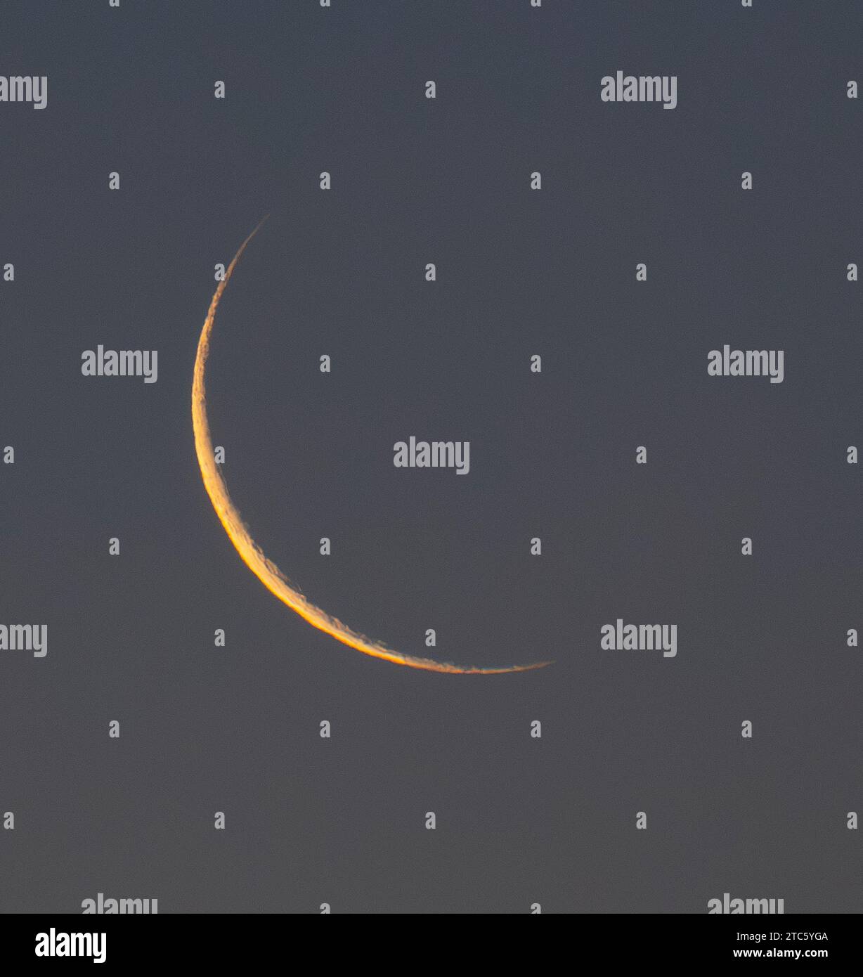 Wimbledon, London, UK. 11th Dec, 2023. 3% illuminated waning crescent ...