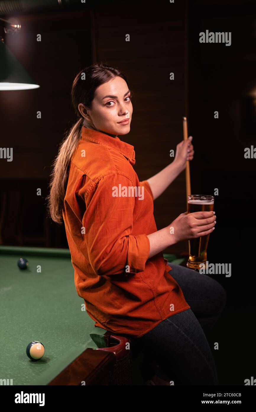 Pool table cue women hi-res stock photography and images - Alamy