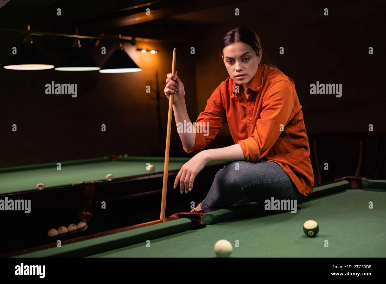 Female pool player hi-res stock photography and images - Alamy