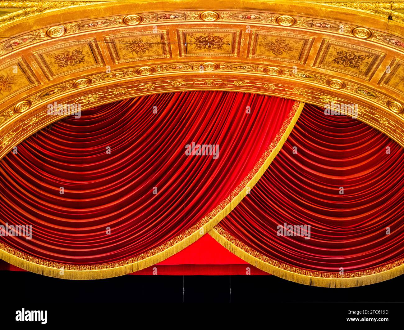 Curtain of Teatro Massimo Vittorio Emanuele opera house - Palermo ...