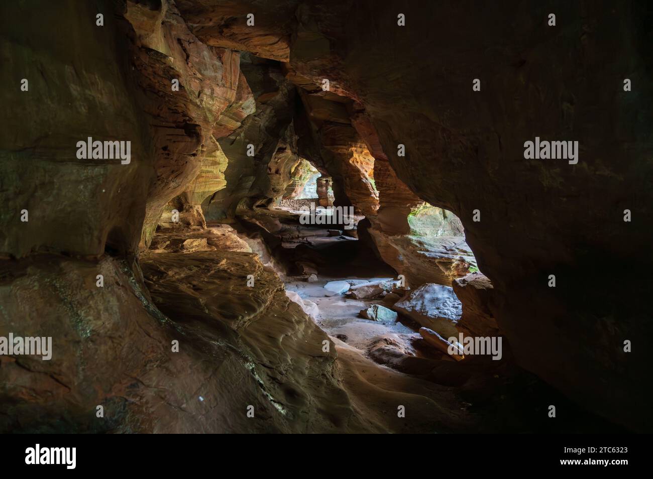 Rockhouse Cave, Hocking Hills State Park in the Hocking Hills region of ...