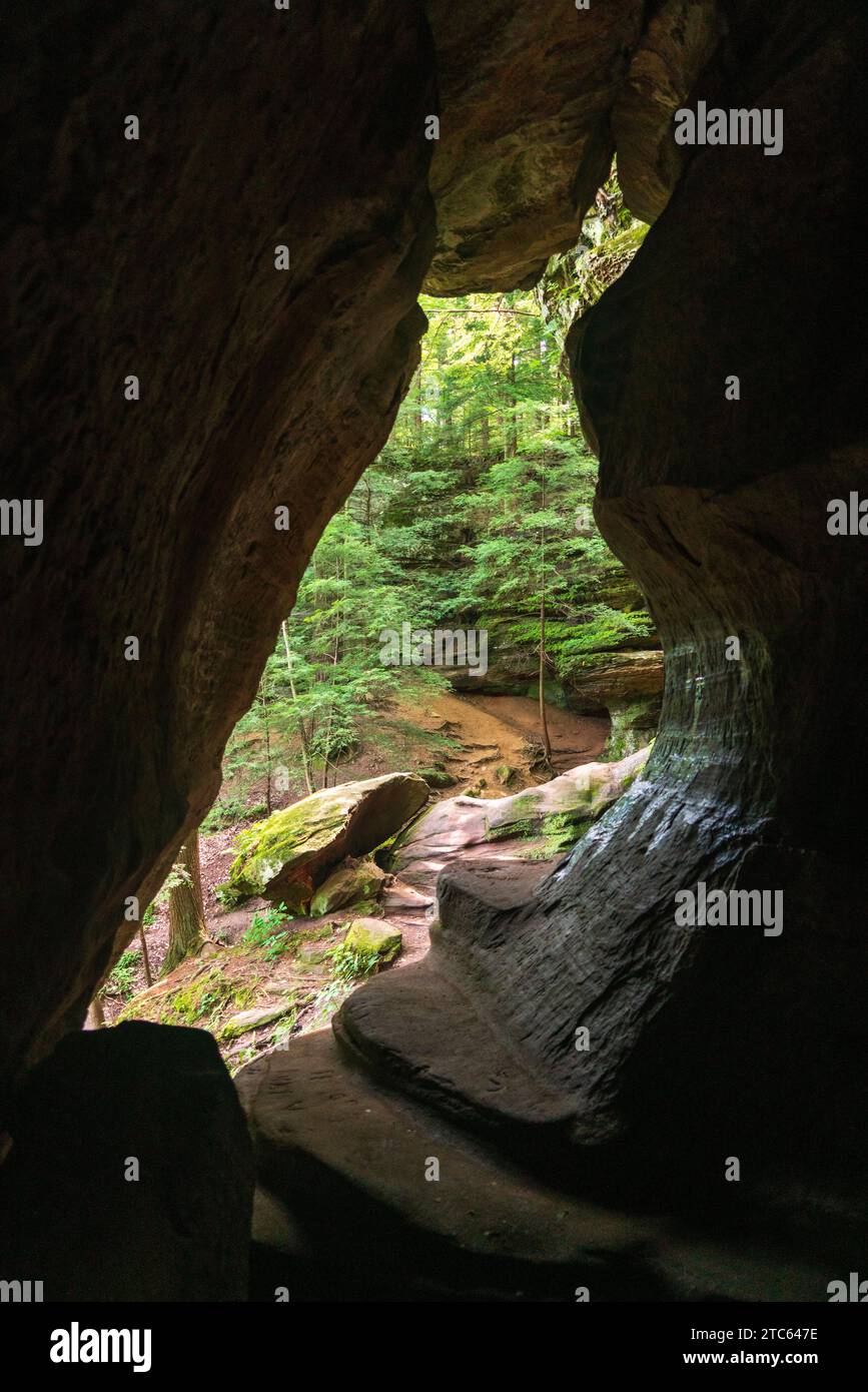 Rockhouse Cave, Hocking Hills State Park in the Hocking Hills region of ...