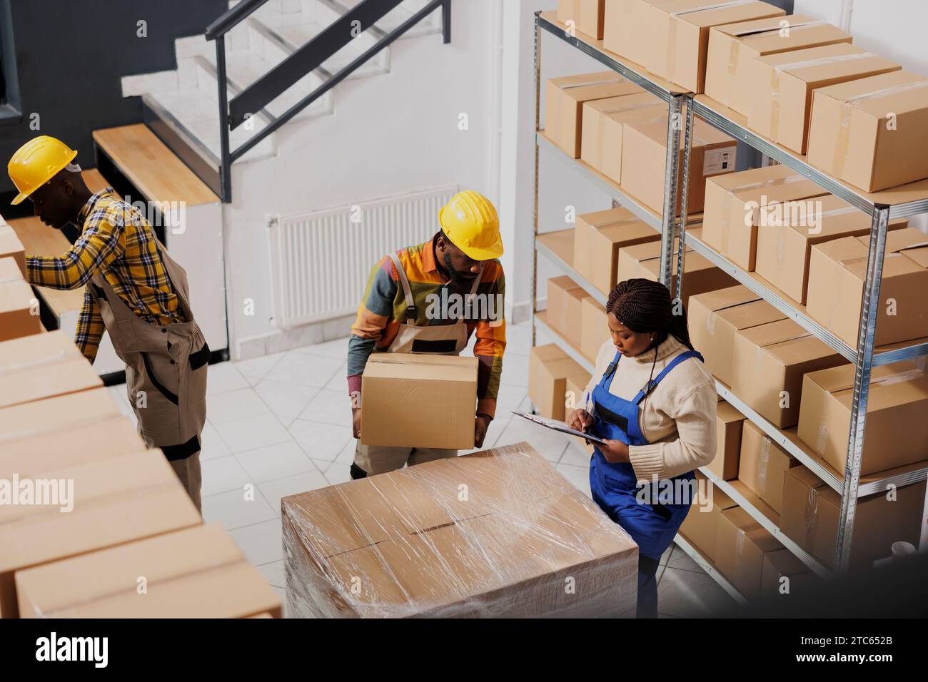 Shipment handlers hi-res stock photography and images - Alamy