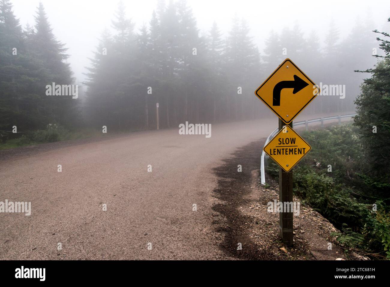 Fog warning signs hi-res stock photography and images - Alamy