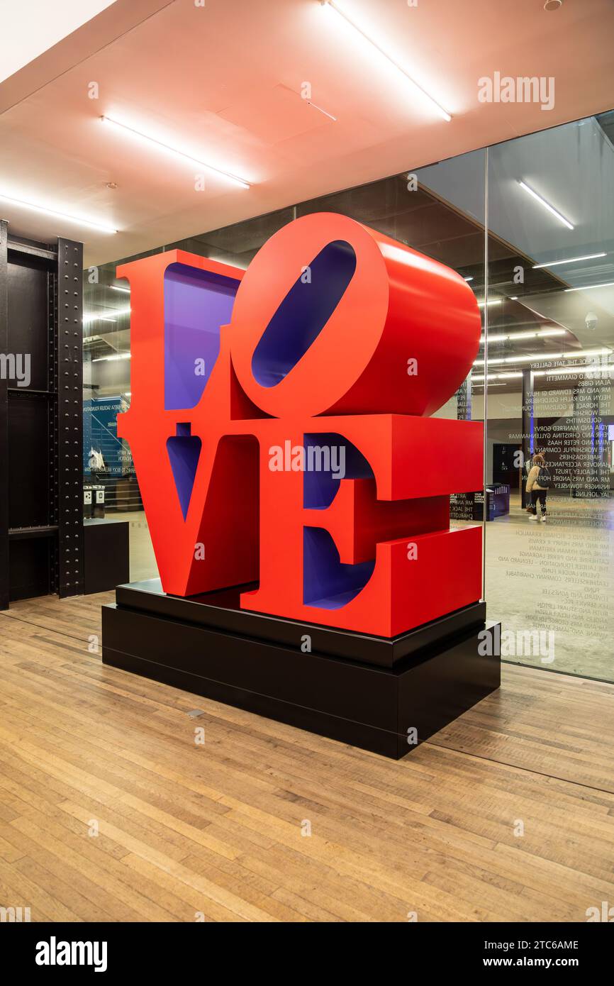 Love sculpture by Robert Indiana,Tate Modern art gallery, London, UK ...