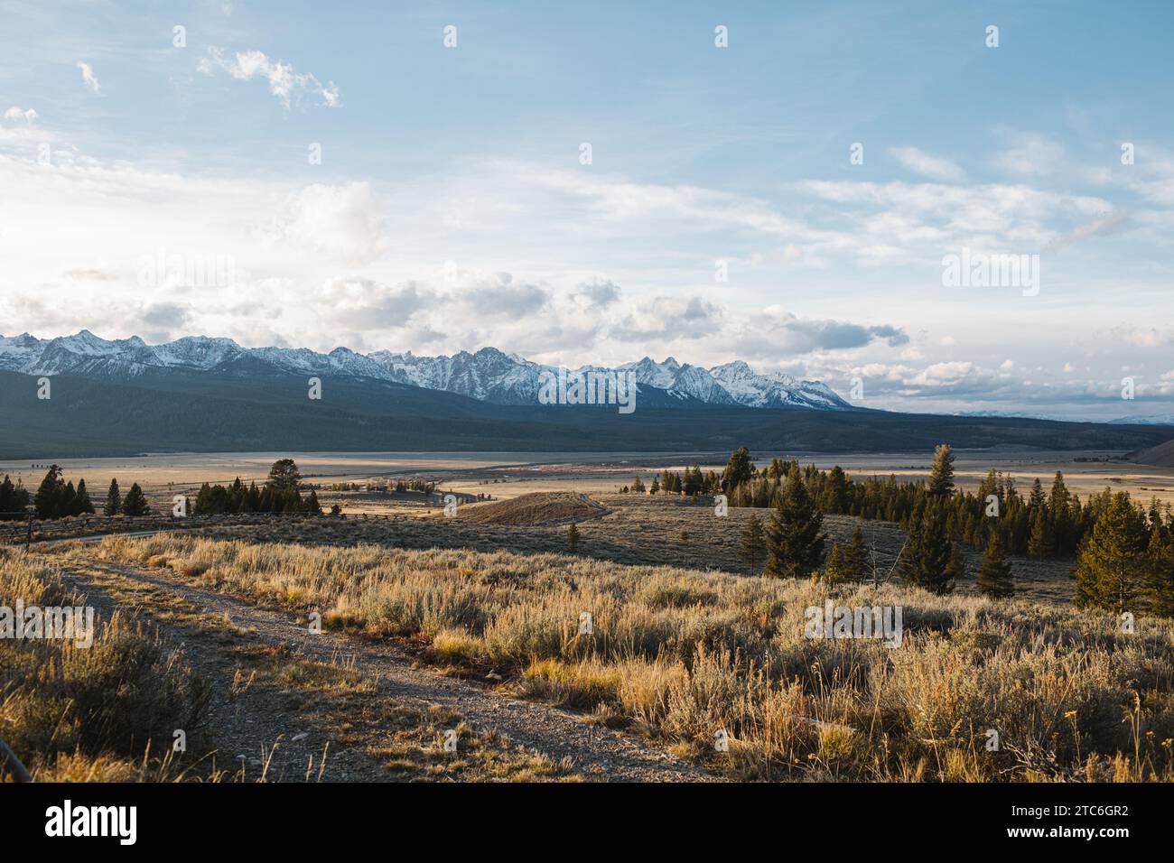 Panoramic view sawtooth mountains hi-res stock photography and images ...