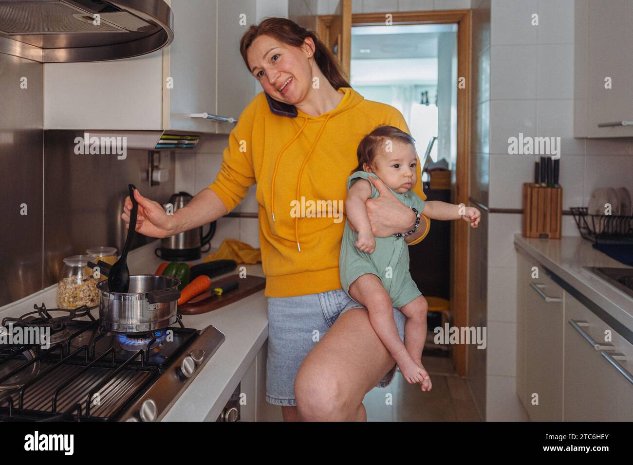 China boy cooking pot hi-res stock photography and images - Alamy