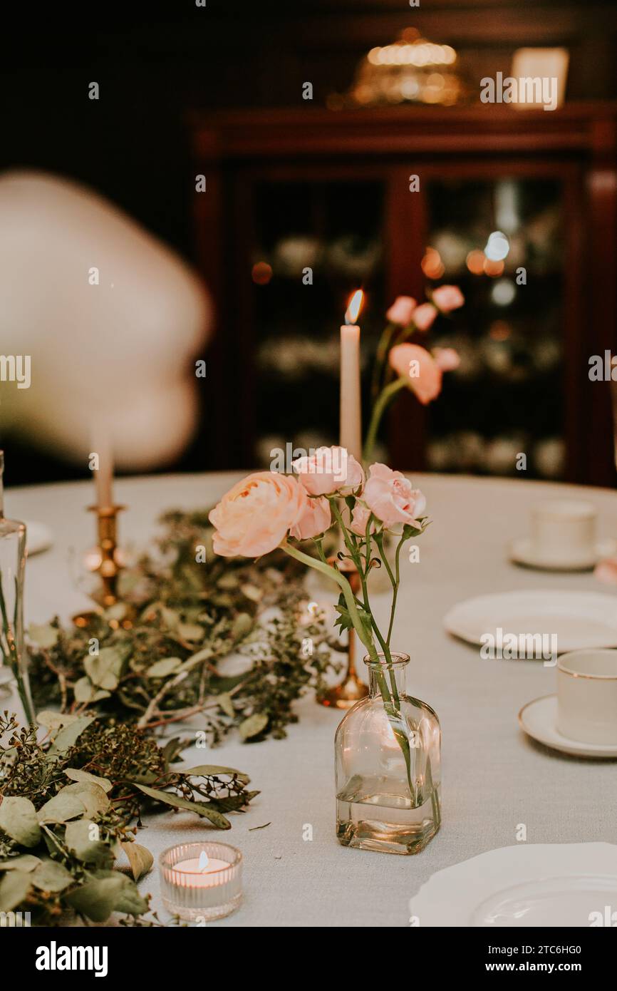 Dinner tablescape hi-res stock photography and images - Alamy