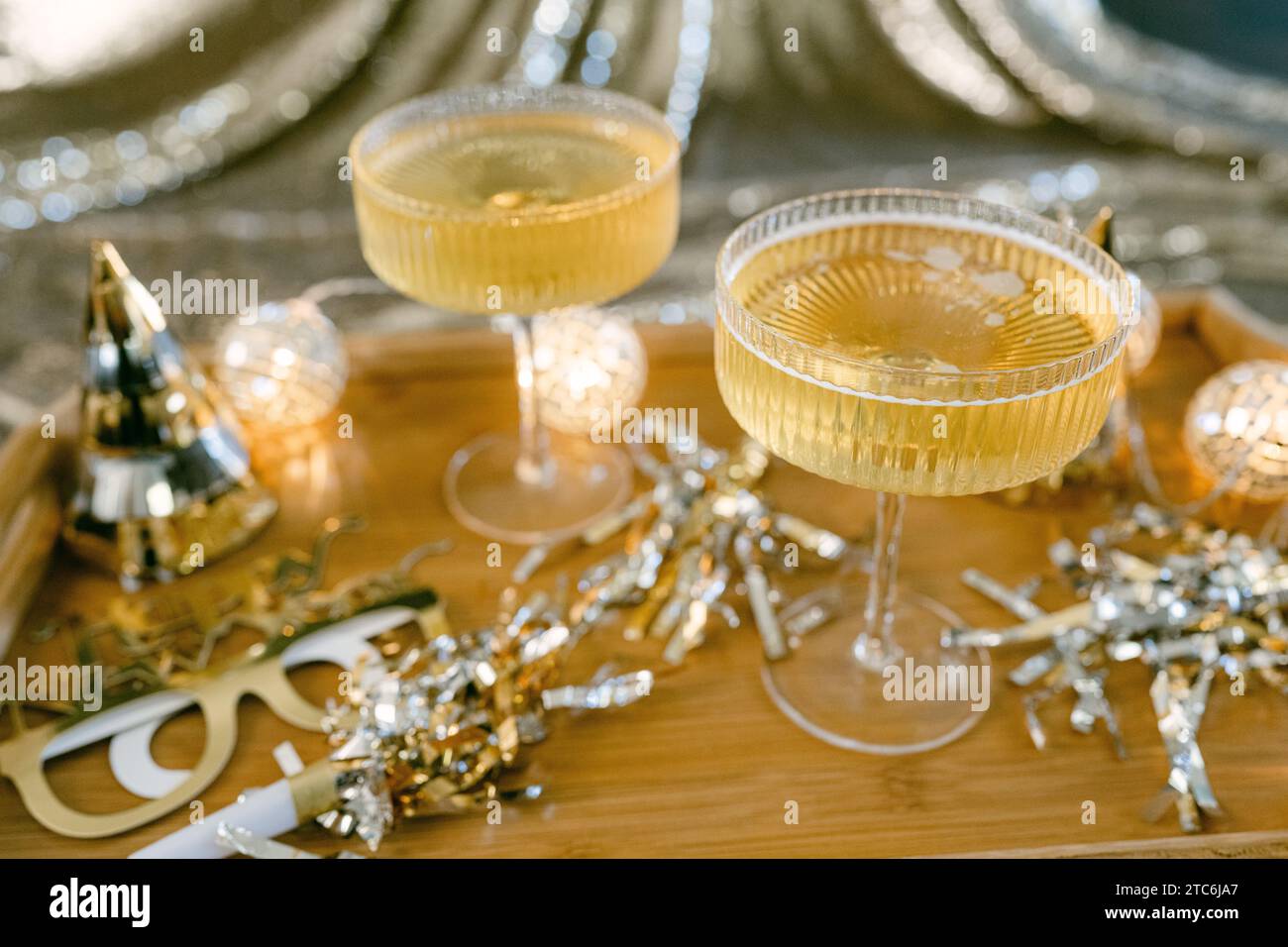 Glitter champagne hi-res stock photography and images - Alamy