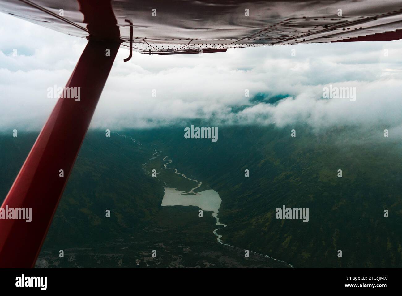 Airplane on lake hi-res stock photography and images - Alamy