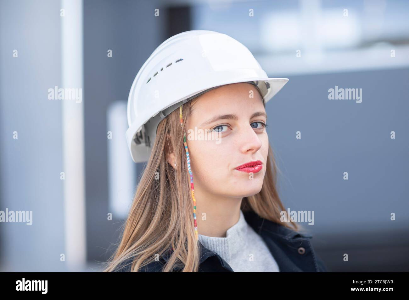Female with tools hi-res stock photography and images - Alamy