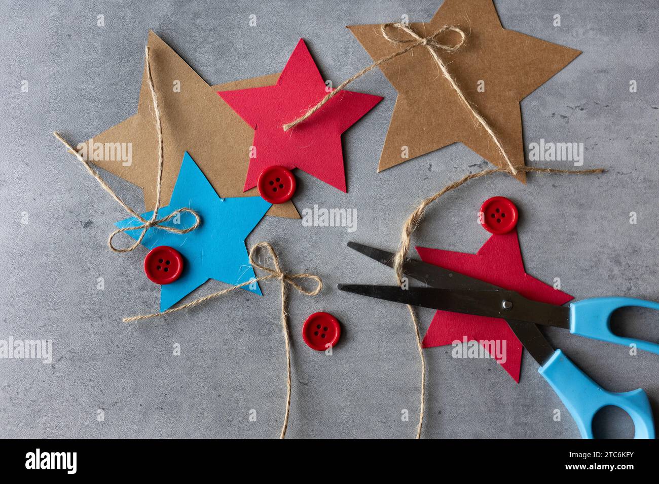 String with stars hi-res stock photography and images - Alamy