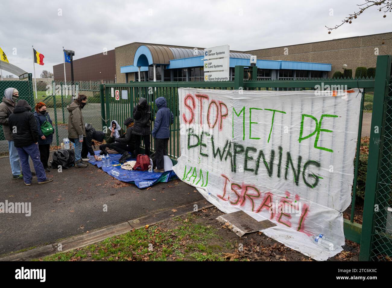 Oudenaarde, Belgium. 11th Dec, 2023. pro-Palestinian activists block ...