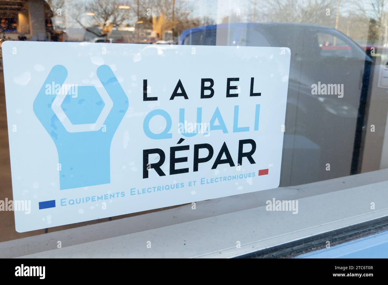 Bordeaux , France - 11 13 2023 : Quali repar label sign text and brand ...